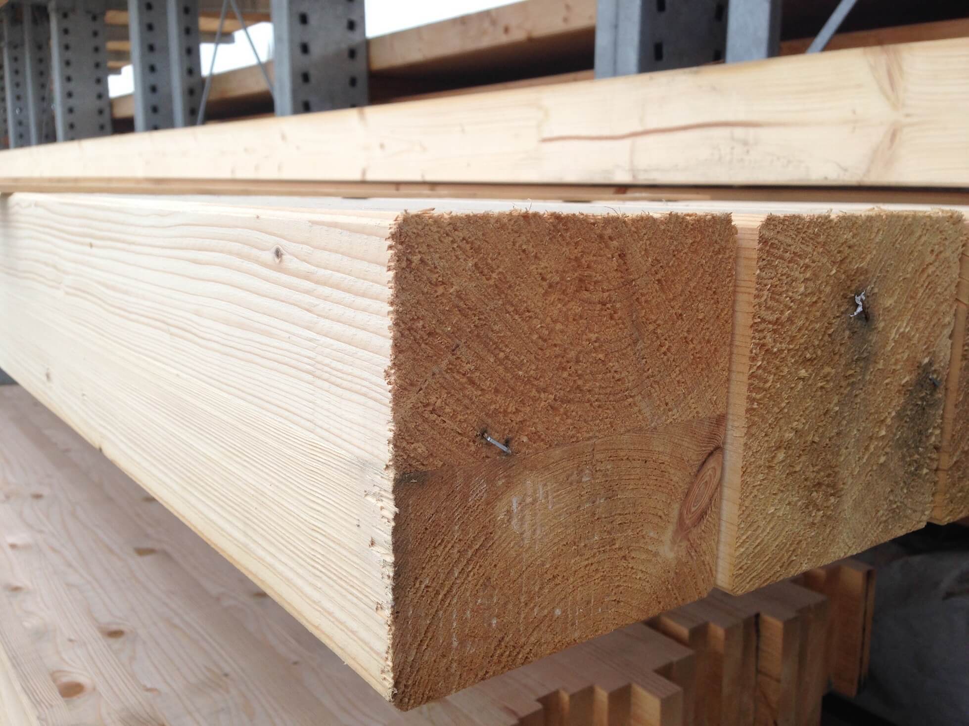 Poutre en bois contrecollé et abouté - DBI